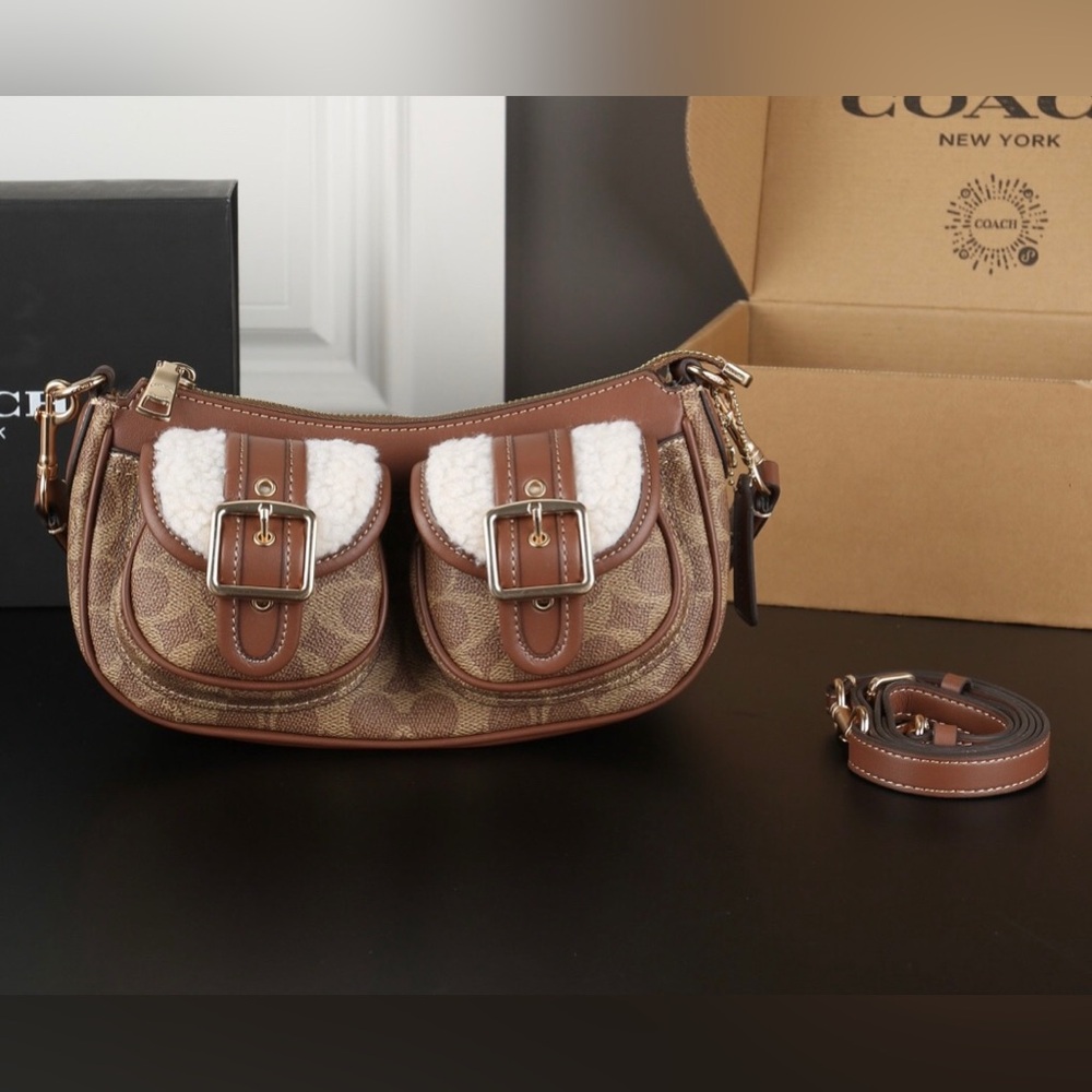 Coach Signature Legacy Turnlock Shoulder Bag - Gem